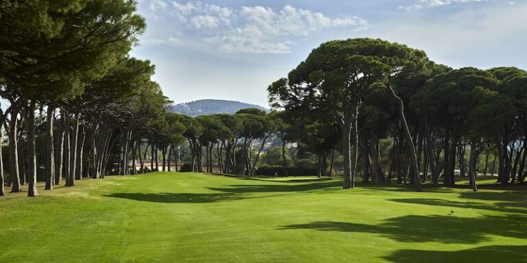 Golf Old Course Cannes Mandelieu - Parenthèse hors du temps - Golf ...